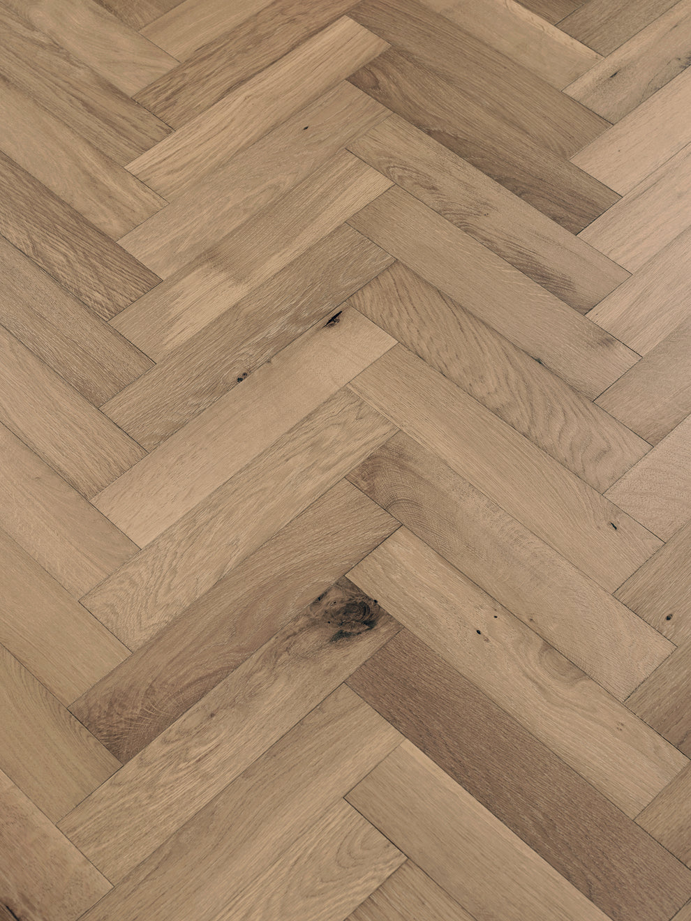 Cohiba Engineered Oak Herringbone – Hard Decor Shop